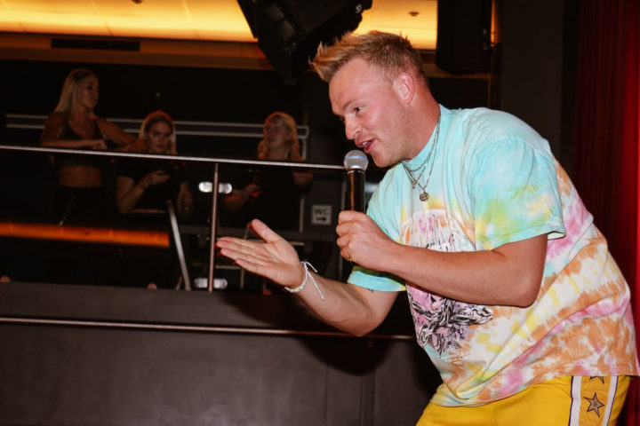 Mallorca Party auf der RheinEnergie mit Isi Glück und Julian Benz